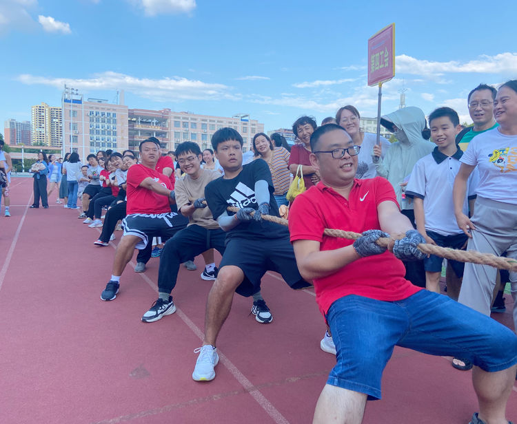凝心聚力 绳 采飞扬衡阳市船山英文学校教职工拔河比赛 学校信息 衡阳市教育局