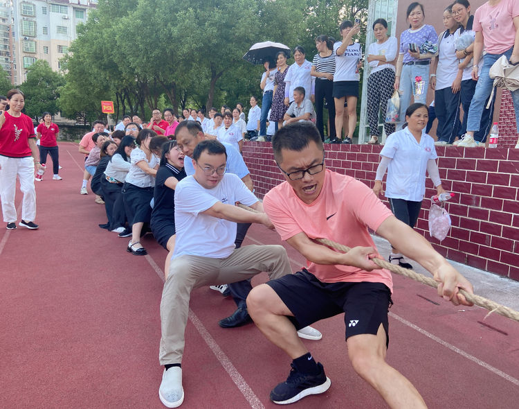 凝心聚力 绳 采飞扬衡阳市船山英文学校教职工拔河比赛 学校信息 衡阳市教育局